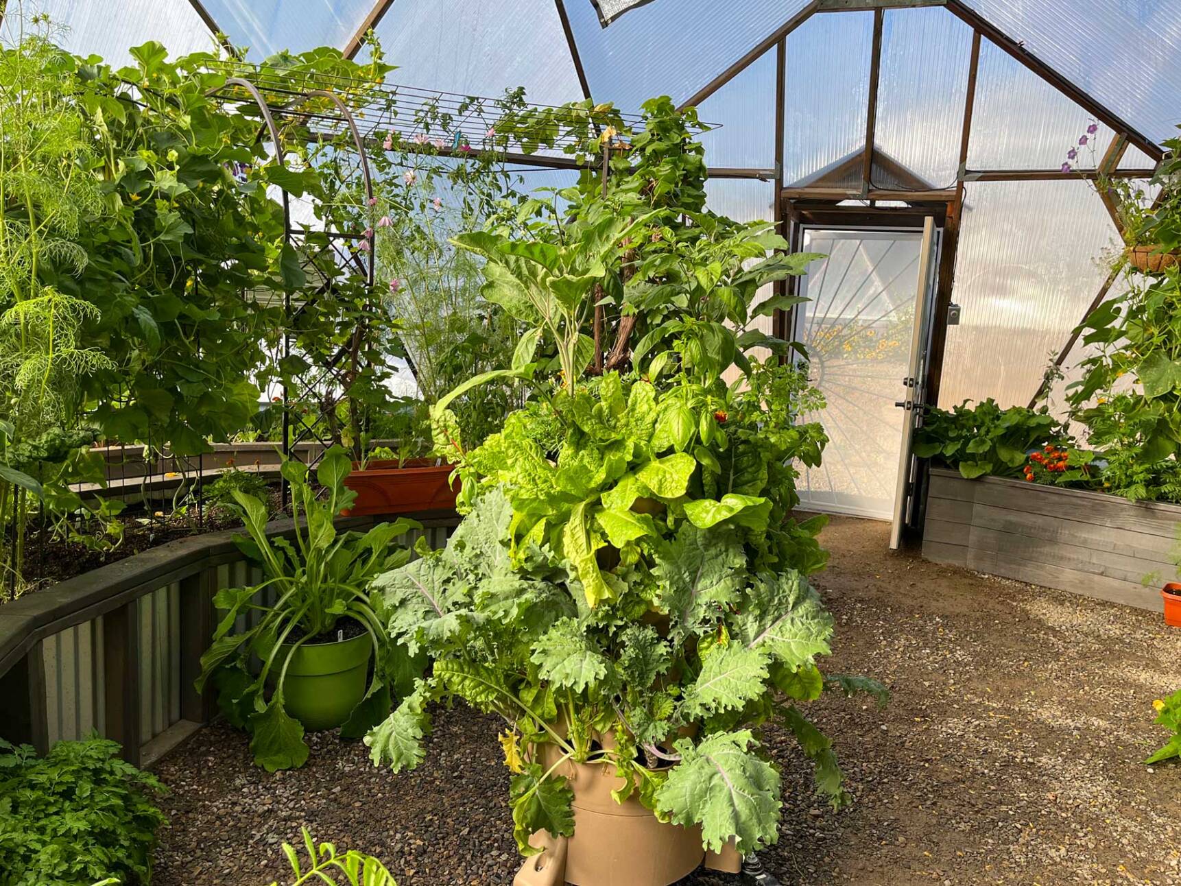 Vermiculture, Vermicomposting, and How to Do It - : Growing Spaces ...